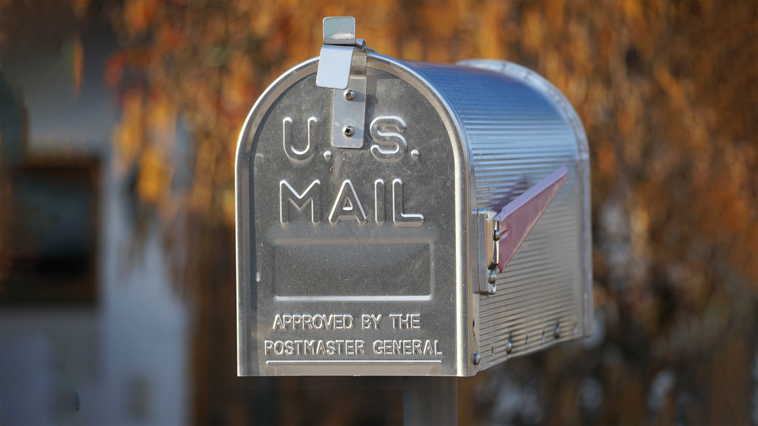 Best Postage Meters for Small Businesses in 2025