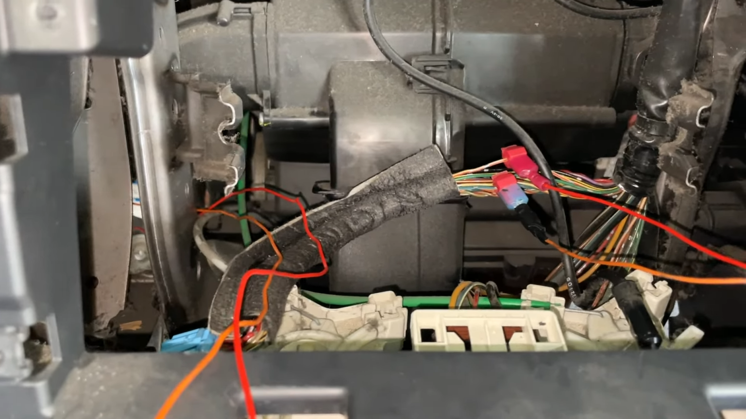 How To Install Car Trackers in 3 Steps