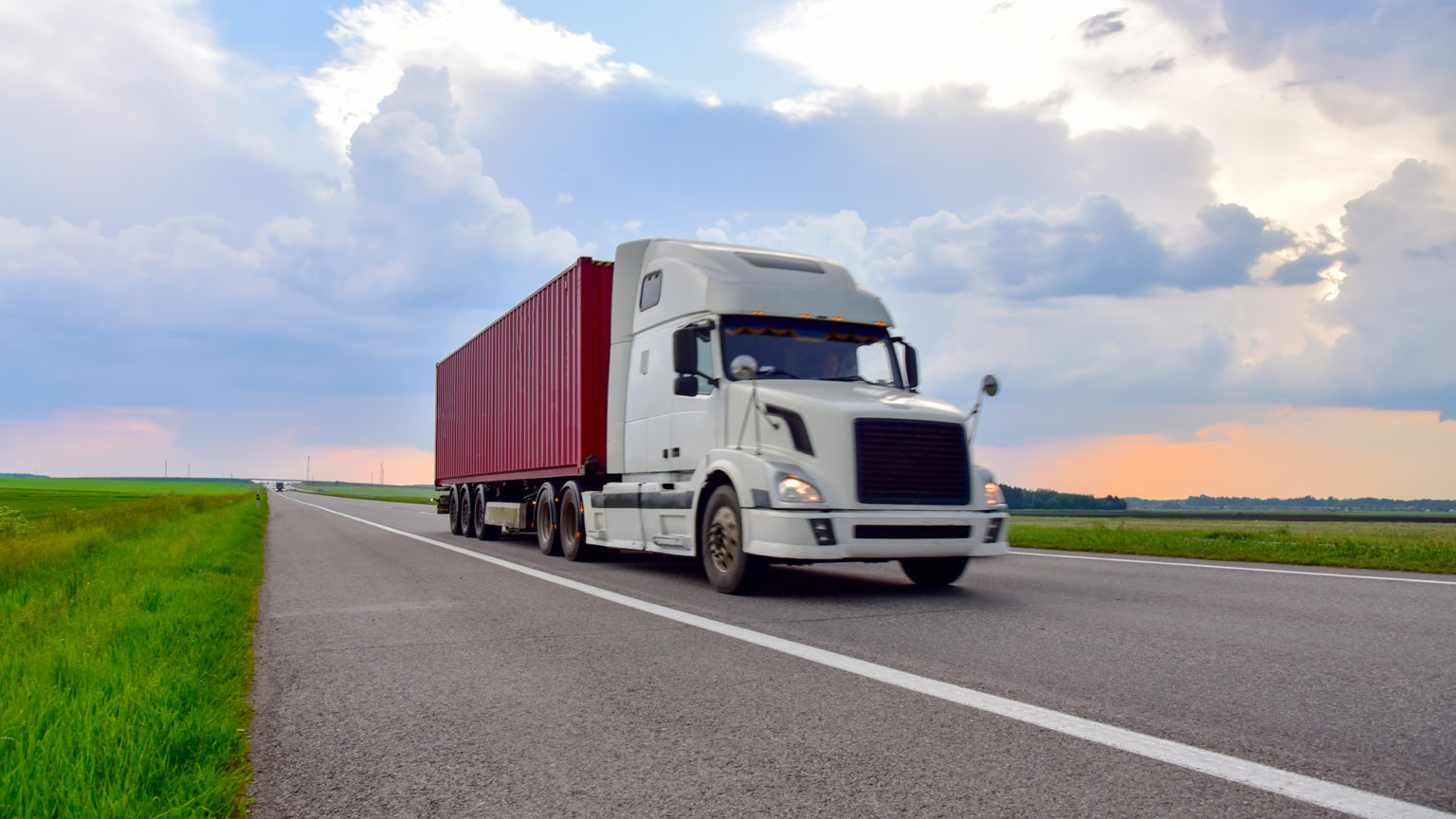 Best GPS for Trucks 2025: Trucking Tracker Systems Compared
