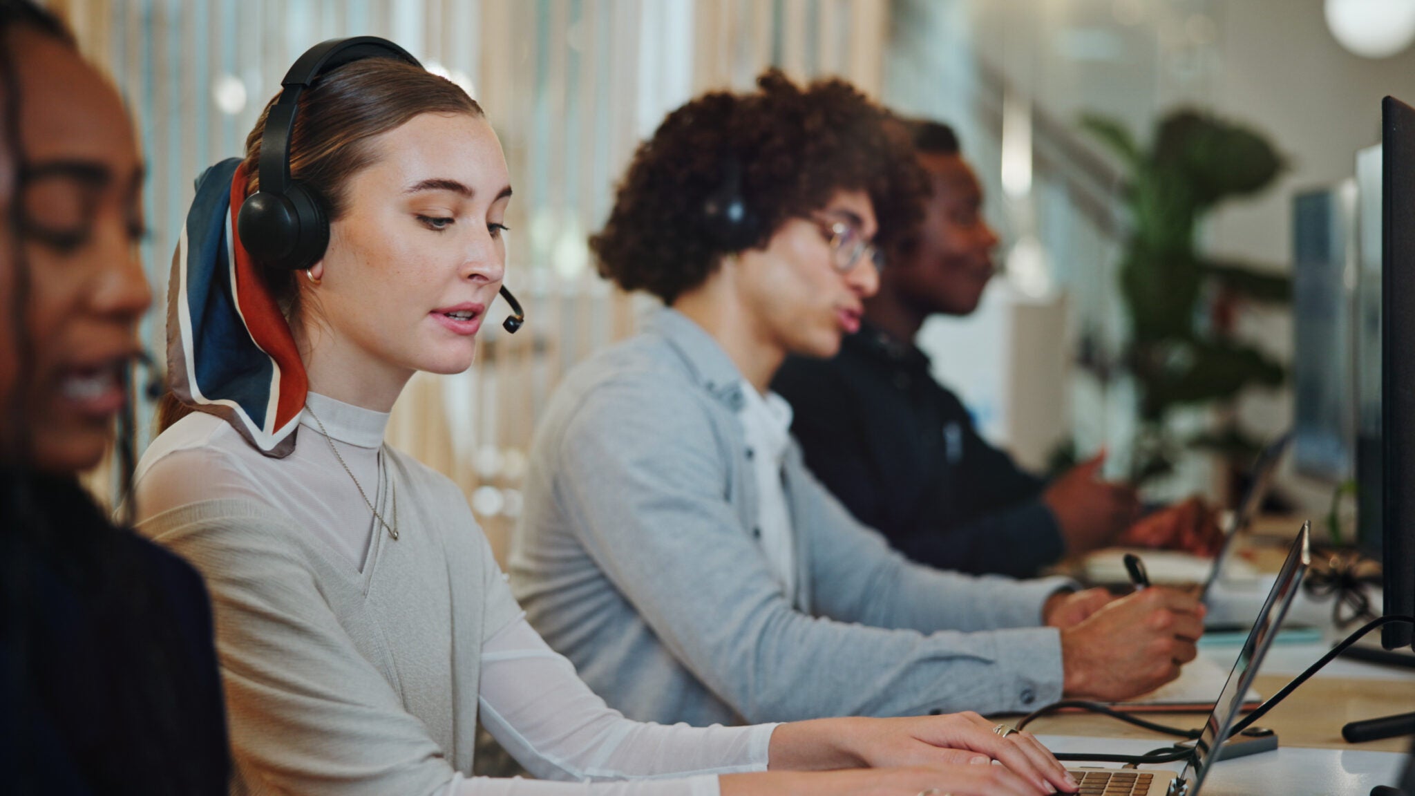 Best Call Center Phone Systems (2025): Reviewed and Compared